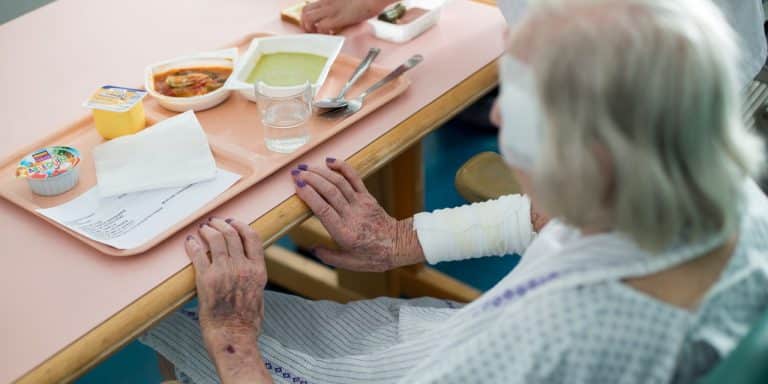 Quel partenaire choisir pour la restauration collective d’EHPAD